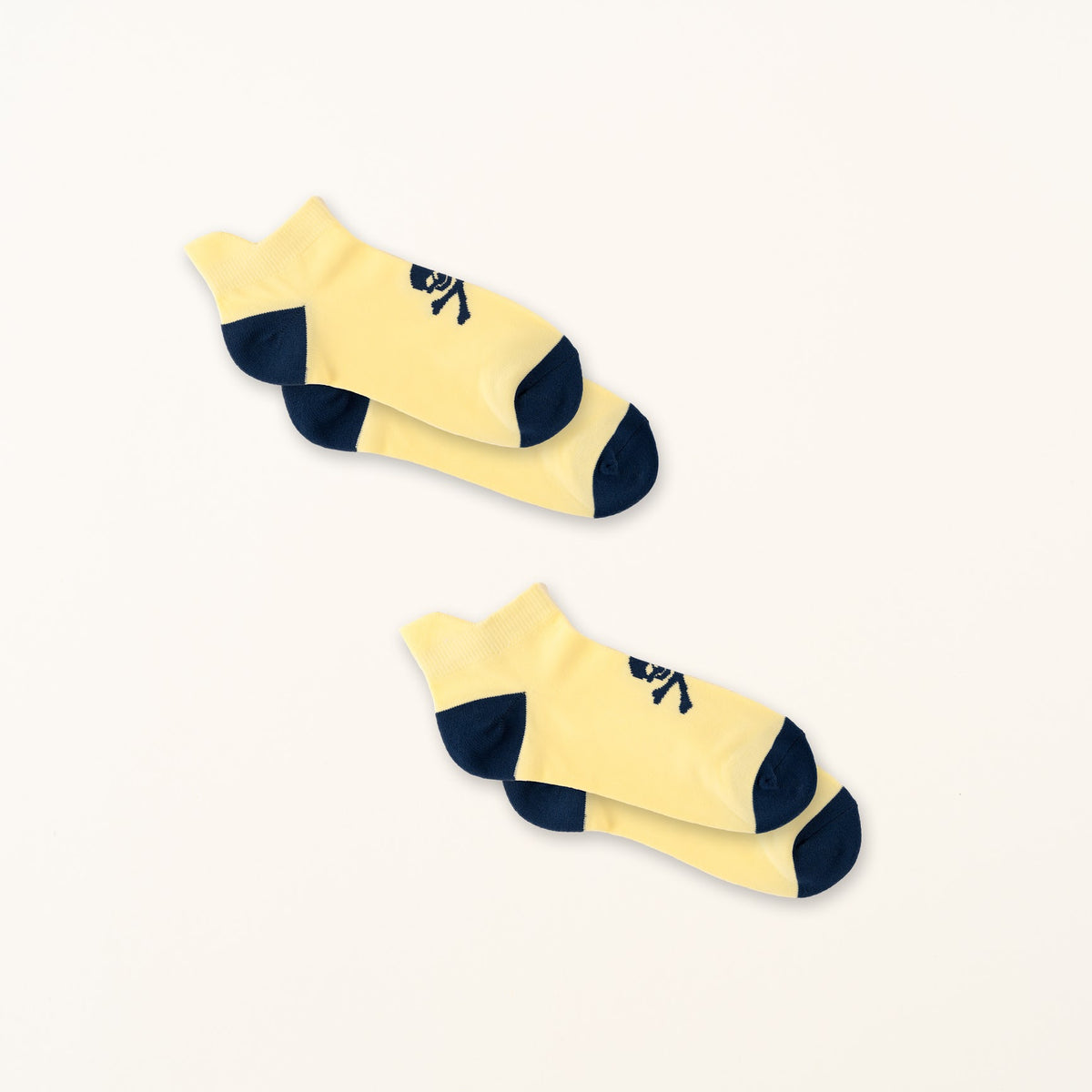 Leveret's Butter Skull + Crossbones Golf Socks (2 pack) - Style ...